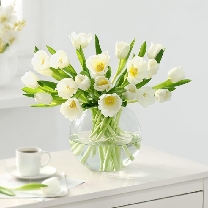 Buy Exotic Yellow Tulips in Glass Vase | Same-Day Delivery Delhi ...