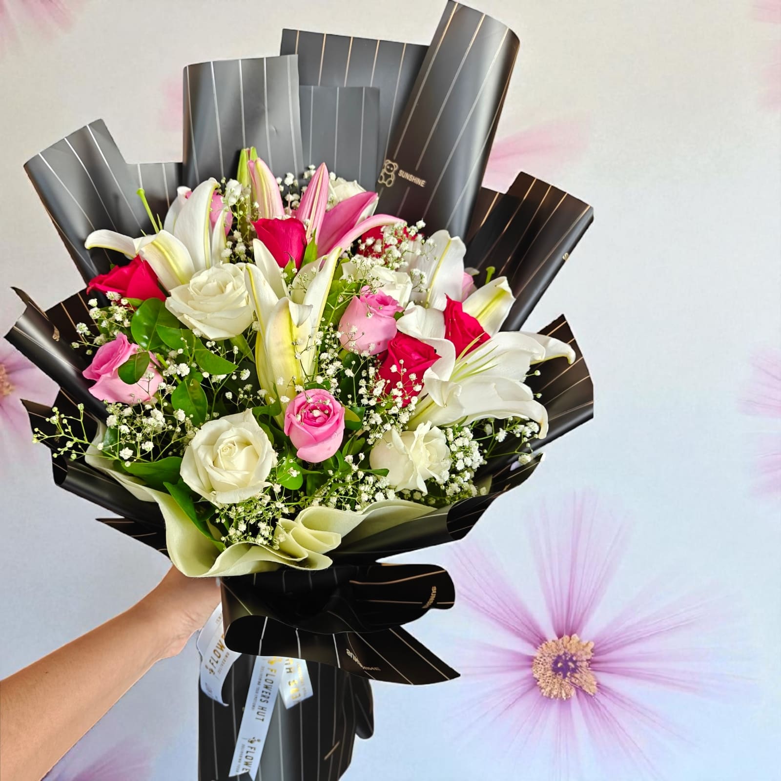 Lilies and Roses – Flowers Hut
